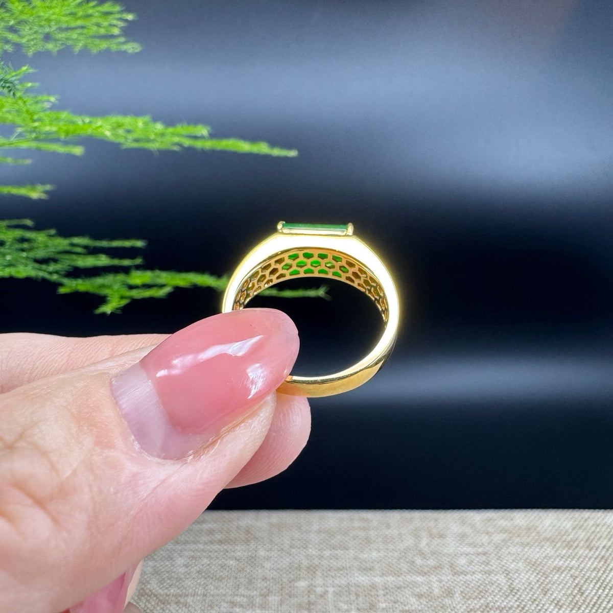 RealJade® "Signature Signet" 18K Yellow Gold Imperial Green Jadeite Ja ...