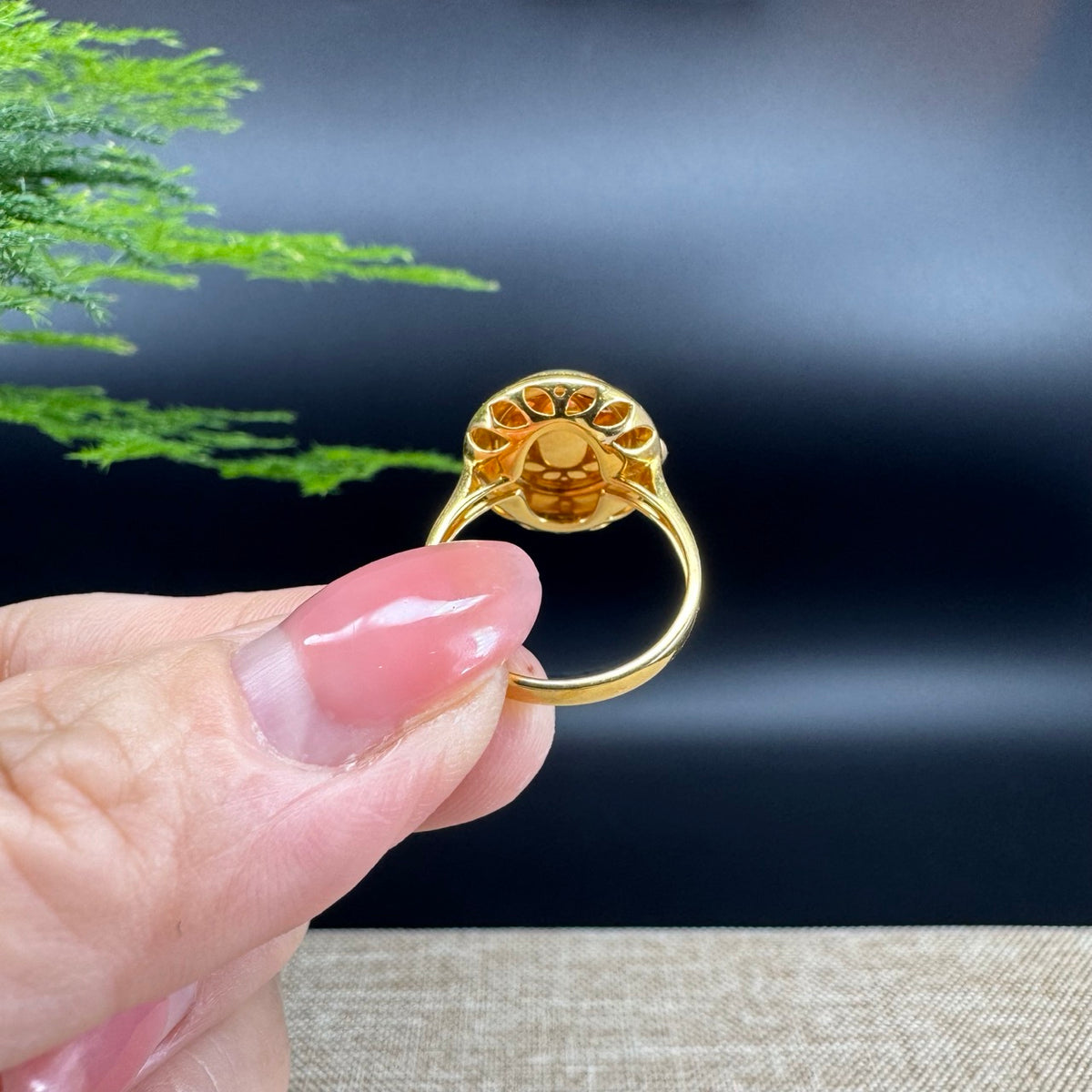 RealJade® "Signature Signet" 18K Yellow Gold Imperial Jadeite Jade Cla ...